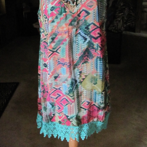 Urban Mangoz | Tops | Urban Mangoz Sleeveless Print Tunic With Lace Tri ...